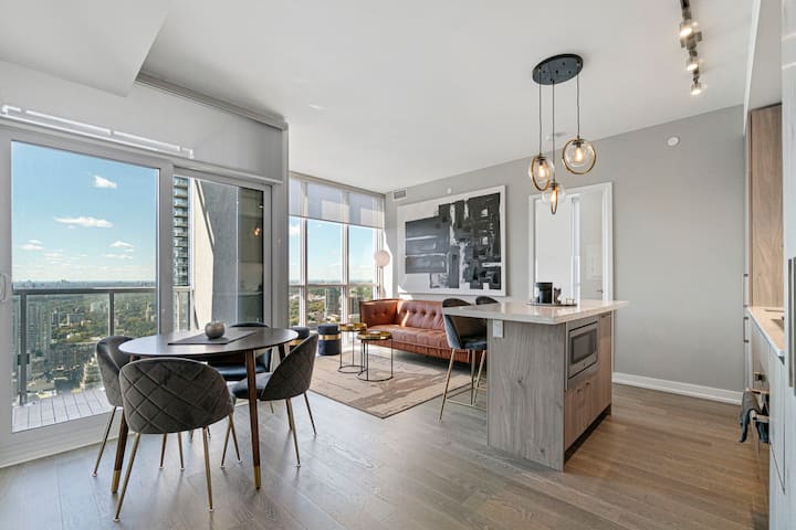 Yorkville 3 Bedroom Condo - Toronto