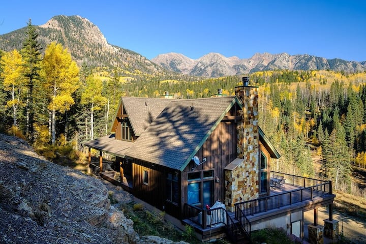 Luxury W/ Views & Hot Tub, 5 Minutes To Ski Resort - Colorado