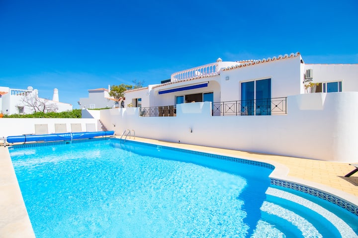 32a Vale Do Milho · Stunning Detached Villa Close - Carvoeiro
