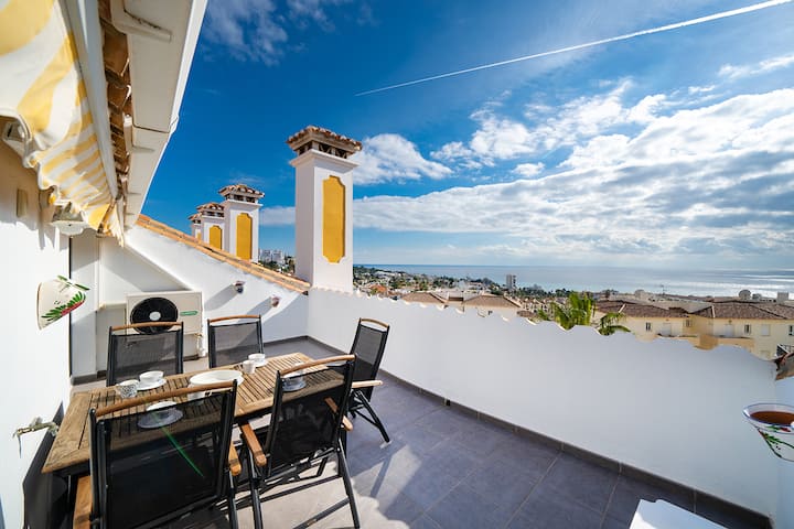 Sunny Penthouse With Seaviews In Riviera Del Sol - Sitio de Calahonda