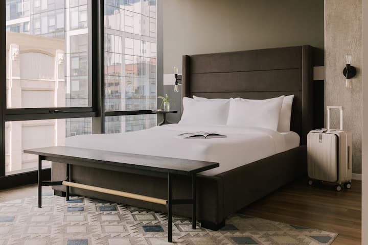 Sonder South Wabash | Two-bedroom Apartment - Chicago, IL