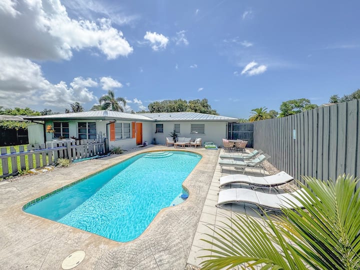 Warren Ridge Retreat Heated Pool - Sarasota, FL