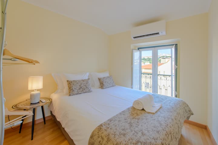 Downtown 2 Bedroom W/ Aircon And Fast Net - Alfama