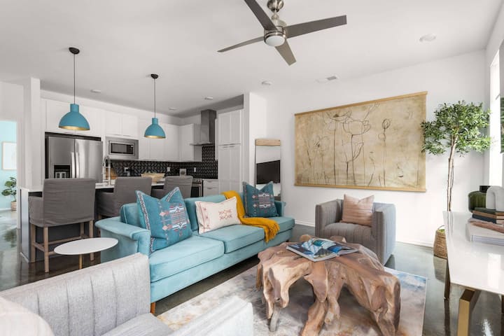Mc ~ Luxury Condo Near Downtown W/ Parking & Private Rooftop ~ Walk To 5-points Restaurants And Bars - Nashville, TN