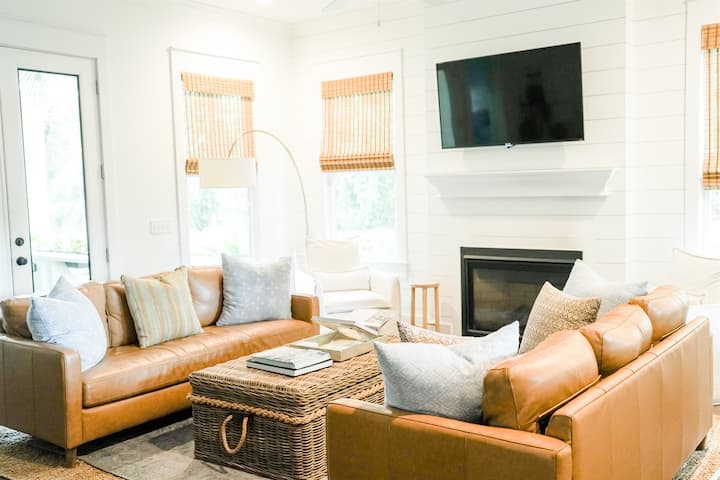 Summer Special! Family Cottage W/ Bikes | Sleeps 9 - Jekyll Island, GA