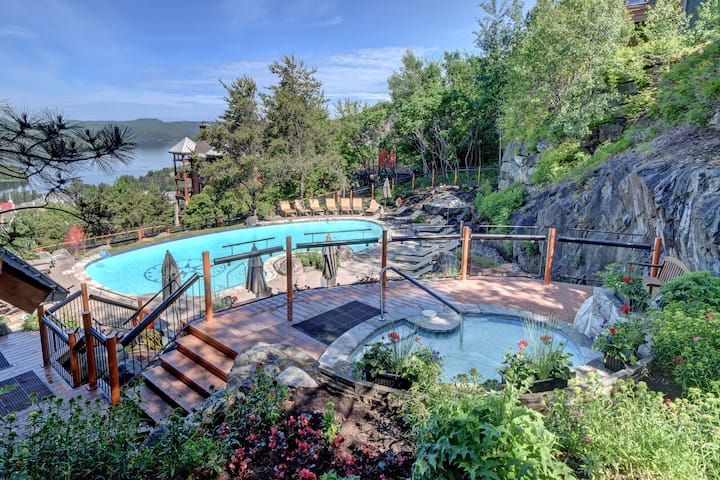 Equinox | Ski-in Ski-out / Tremblant Living - Mont-Tremblant