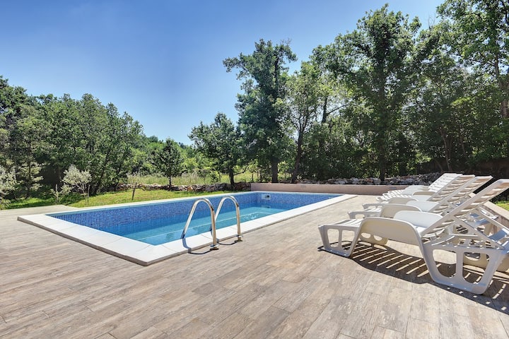 Belle Villa Avec Piscine Privée Et Parking Pour 5 - Labin