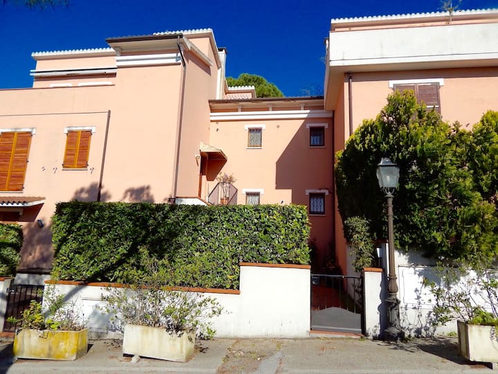 N096 - Numana, Apartment With Garden And Sea View - Sirolo