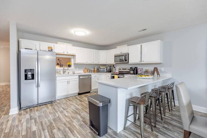 King Master Suite/cozy Townhome, Close To Wvu - Morgantown, WV