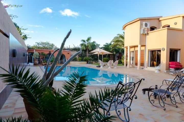 Villa à Souss Massa Avec Piscine Privée - Agadir