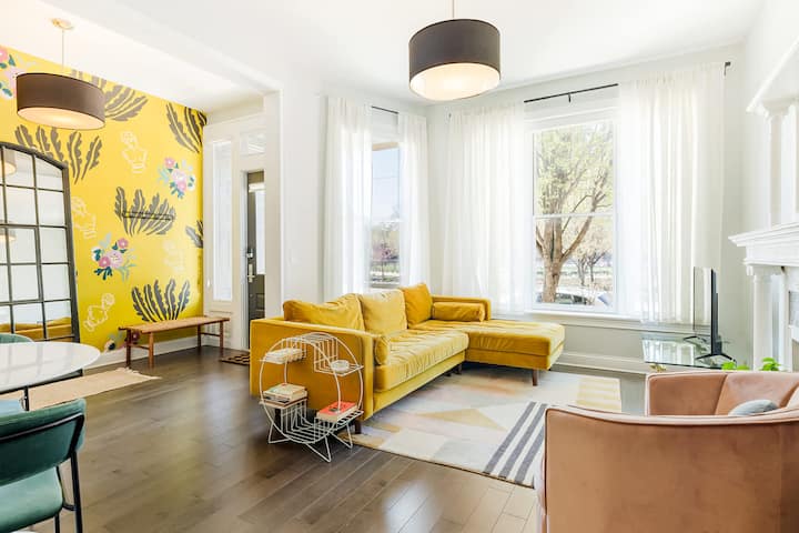 Urban Luxury On Washington Park | Rooftop & Parkin - Cincinnati, OH