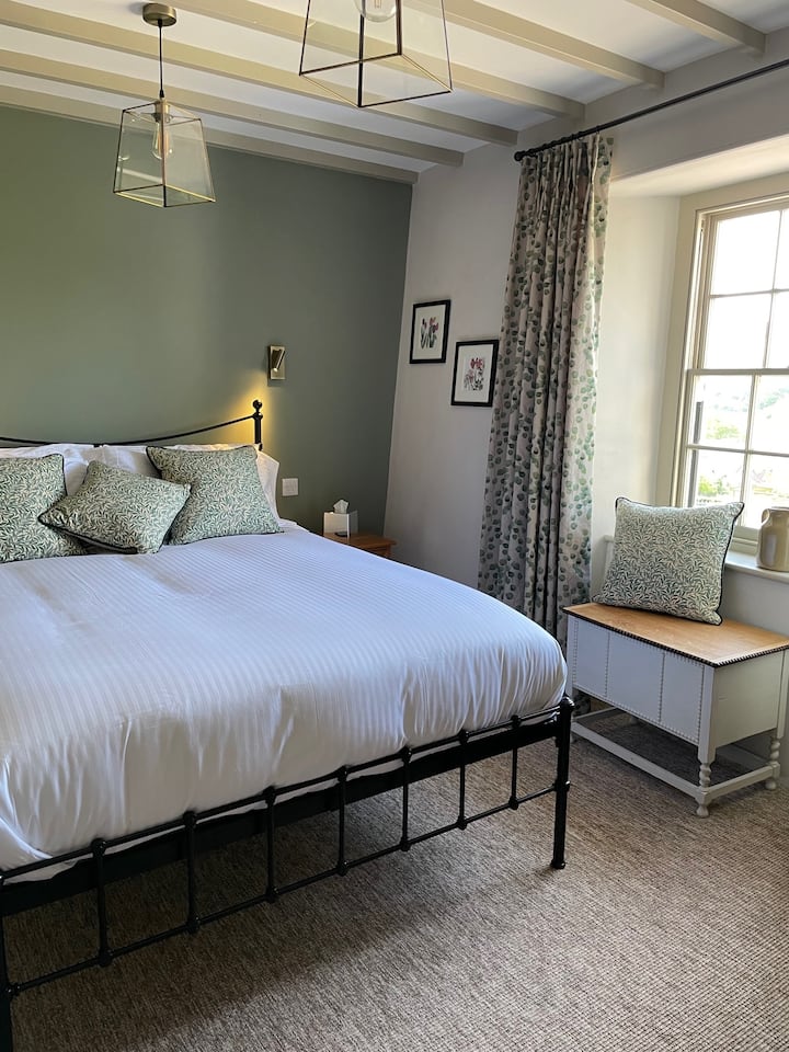 The Village Green Is A Deluxe Room - Torcross