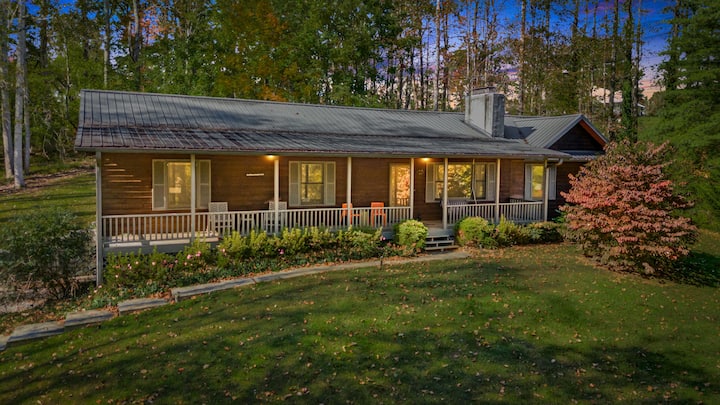 Hot Tub + Biltmore Pass, 12min To Asheville - Weaverville, NC