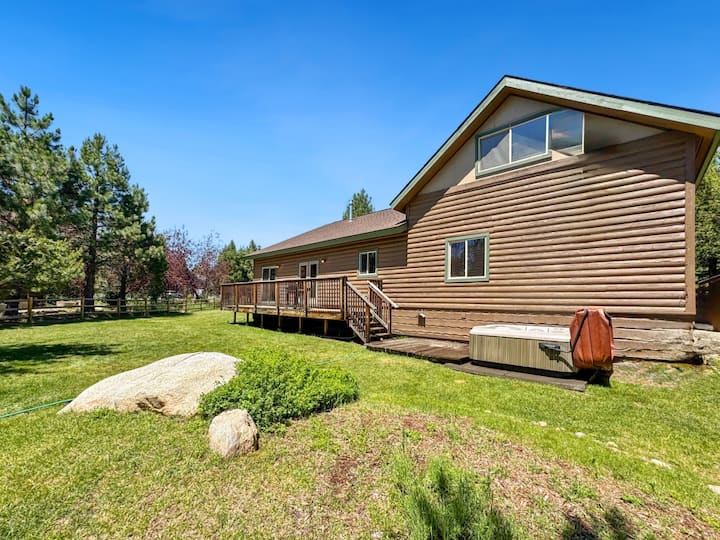 Great Mccall Location, Hot Tub, Large Yard, 4 Bedr - McCall, ID