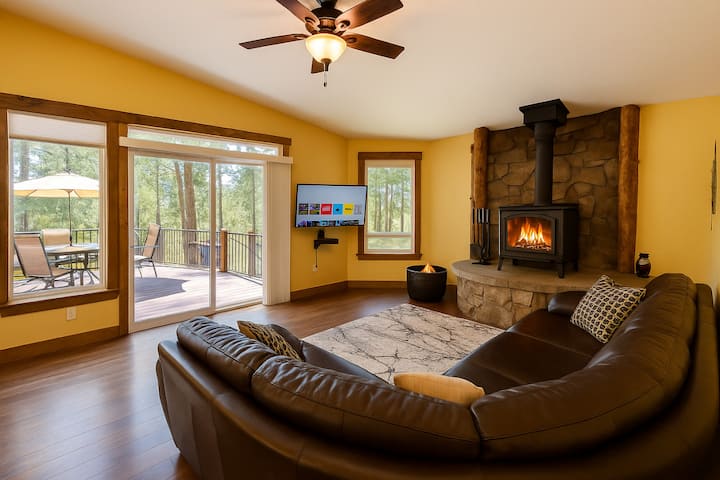 Cozy Cascade Cabin, Short Walk To The Lake! - Cascade, ID