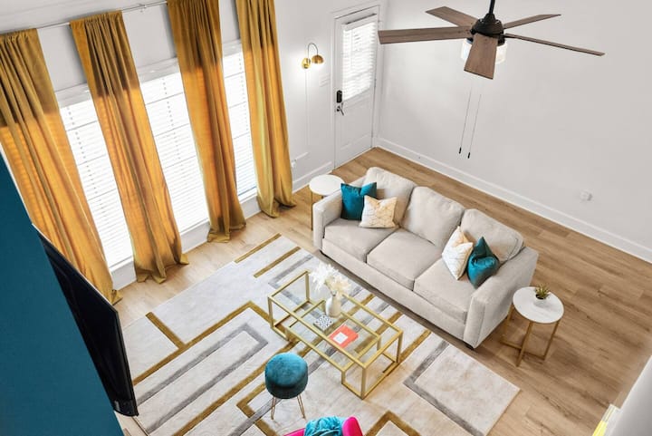 Br Stylish Retreat W/ Fenced Patio! 2k Lux Stay! - 巴頓魯治