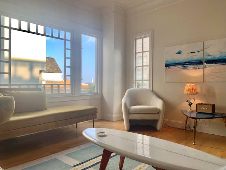Gorgeous Apt High Atop Nob Hill - San Francisco, CA