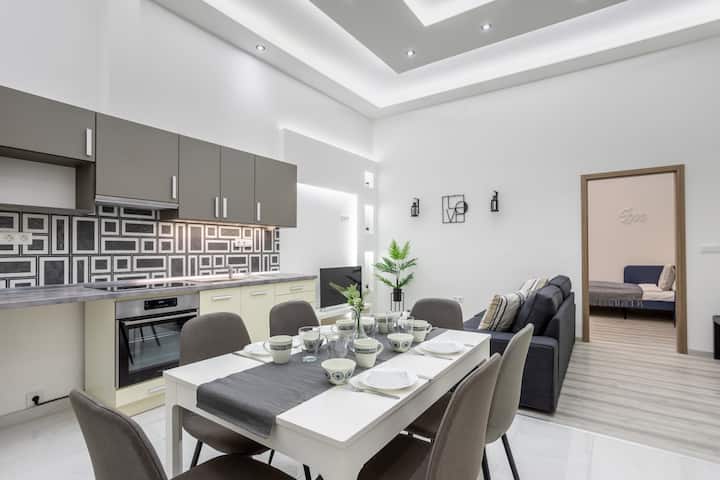 New, Spacious & Central Home - Budapest