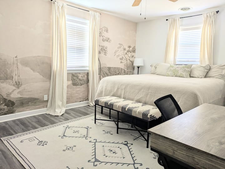 Seahorse Ranch, King Bed, Two Blocks From Beach - Pearl Beach, Cape May Point