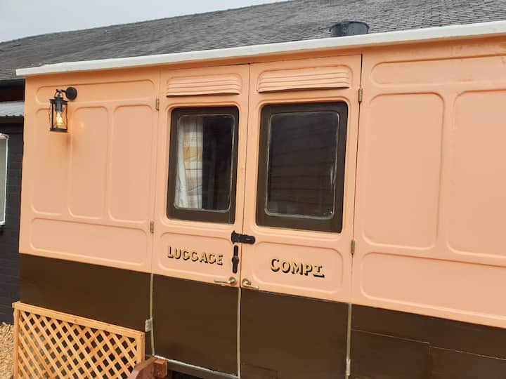 Lsw Railway Carriage By Stonehenge - Amesbury