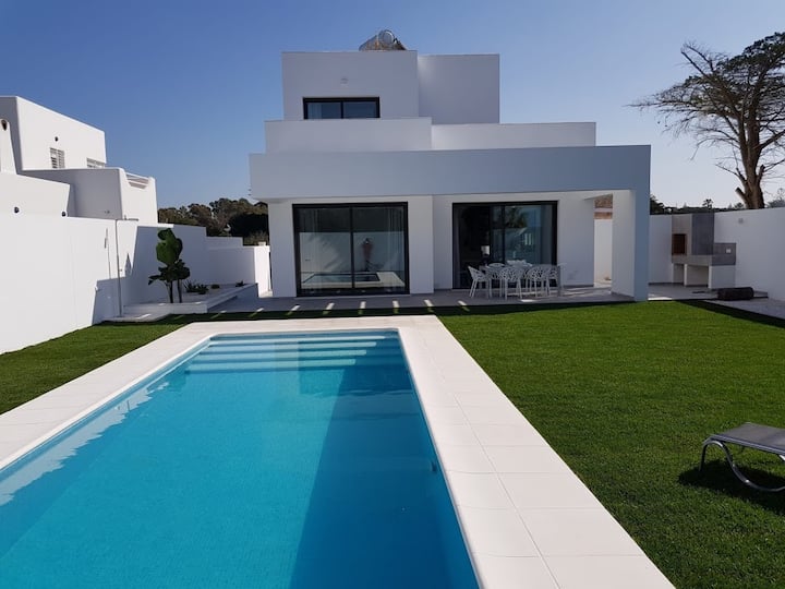 Villa Angela - Modern Villa Close To The Beach And - Conil de la Frontera