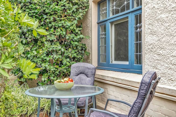 The Nook: Peaceful Toorak Gardens Retro Cottage - Stirling