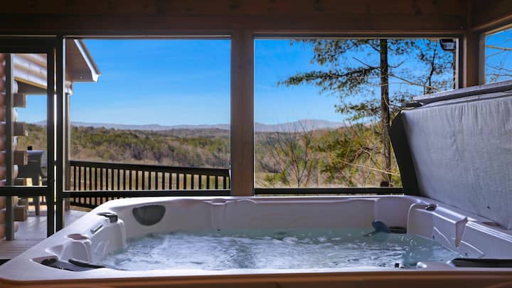 Stunning Mountain Sunset Views, Screened-in Hottub - Mineral Bluff, GA