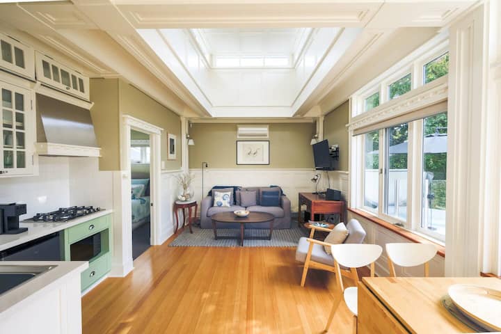 Cabin Charm—hot Tub Bliss, Moments From The Beach - Phillip Island