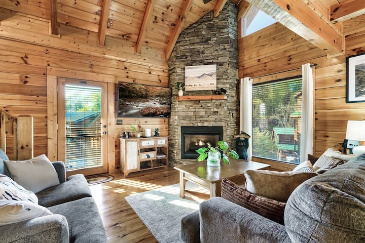 Groot's Place - 5min From Parkway - Massage Chair/ - Pigeon Forge, TN