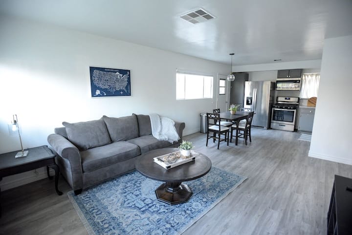 Cozy 2 Bedroom Home In Quiet Downtown Bakersfield - Bakersfield, CA