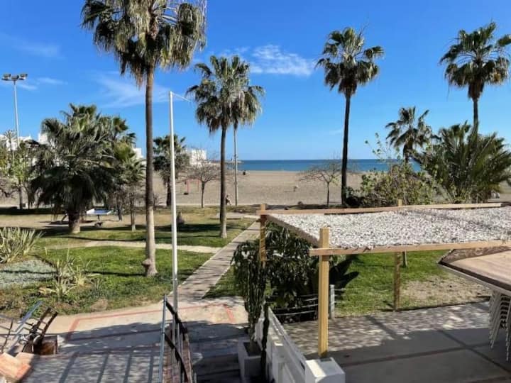 1st Line Beachfront With Direct Access To Beach - Benalmádena