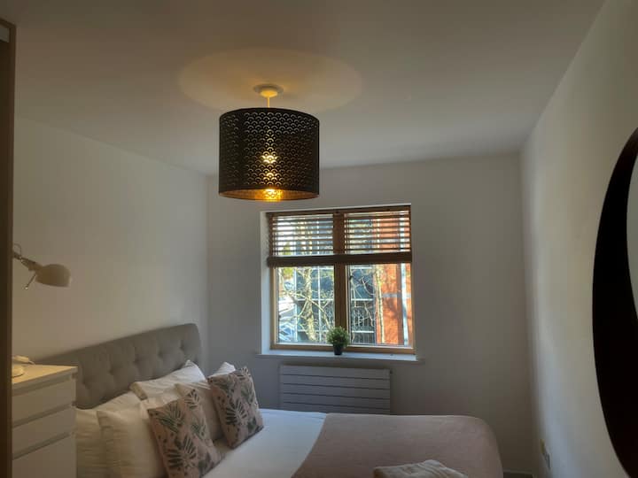 Maidenhead Gorgeous Three Bedroom Apartment - Maidenhead
