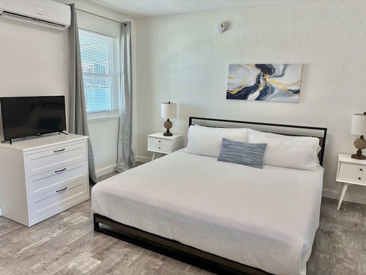 Cwb Retreats At Bayside Villas - Studio 4 - Clearwater Beach, FL