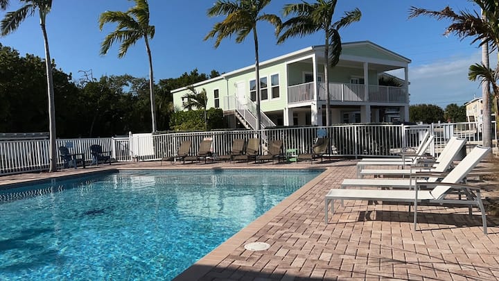 Life's A Marathon At Vaca Cove 4 Bed 3 Baths, Salt - Marathon, FL