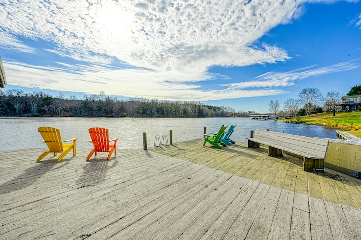 Huge 5br Lakefront | Dock | Fireplace | Deck - Lake Anna, VA