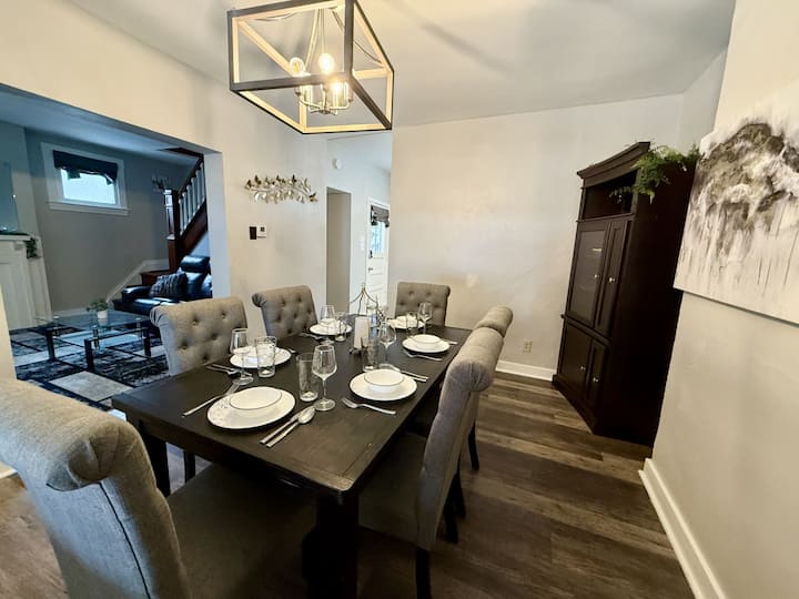 Gem House In The Pittsburgh Suburbs - Gran Prix, West Mifflin