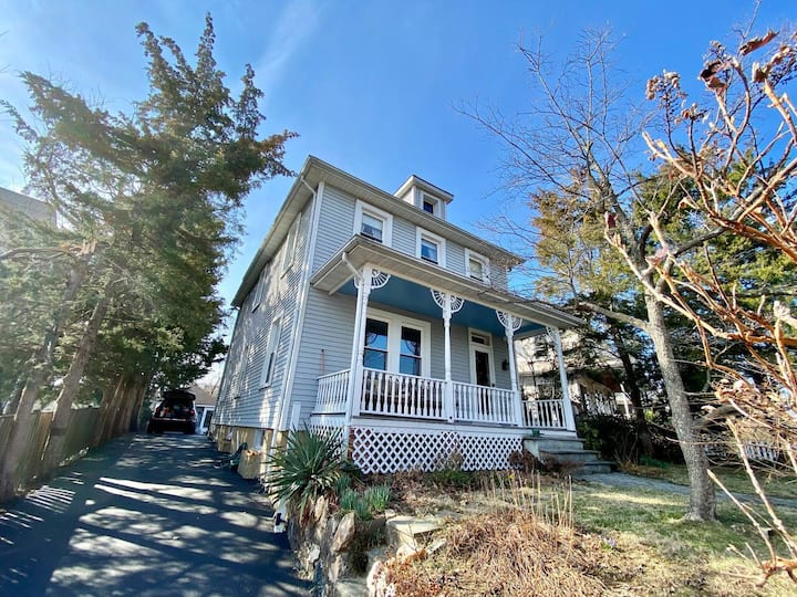 Cherrydale . Quiet St. Entire Home - Pets Ok - アーリントン, VA