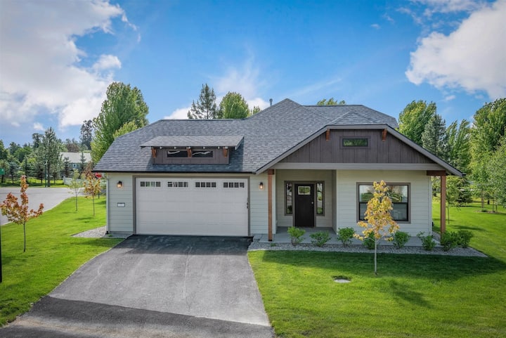 Family Home | Marina, Dover Bay | Extended Stays - Sandpoint, ID