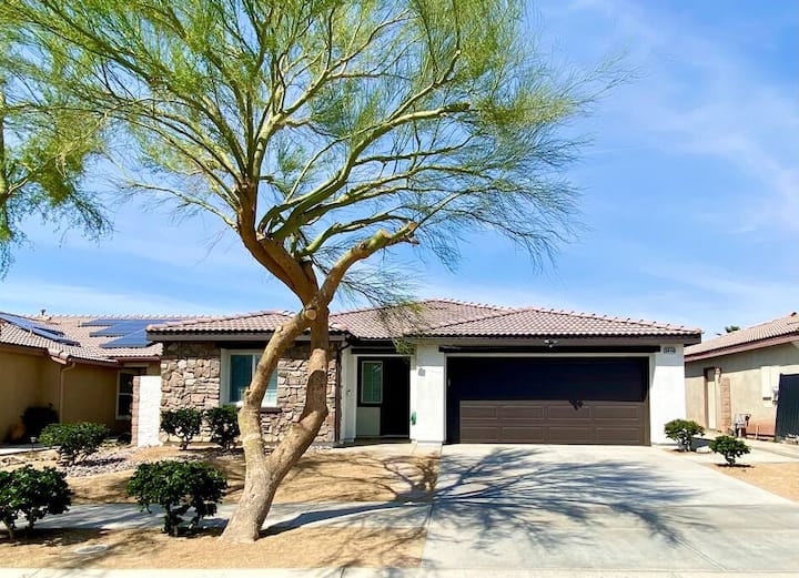 Coachella Festival! Lake Community Home! - Indio, CA