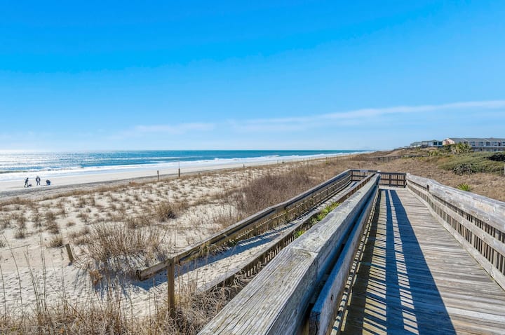 Luxury Walkable Condo Emerald Isle, Nc. - Emerald Isle, NC
