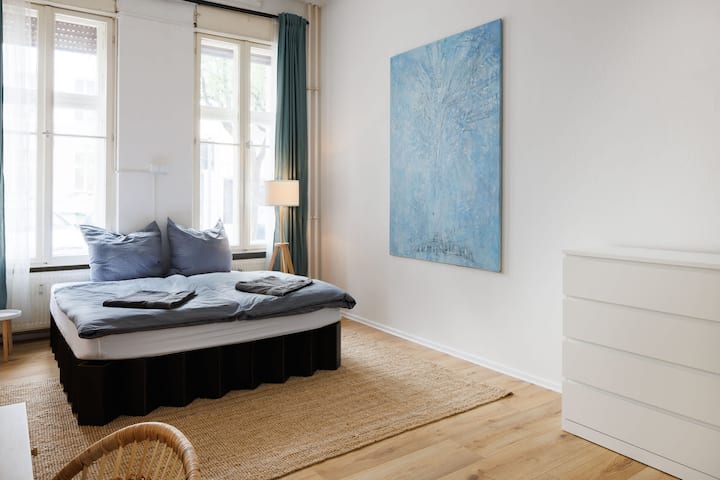 Local Life Hub – Your Room In Kreuzberg - Berlin
