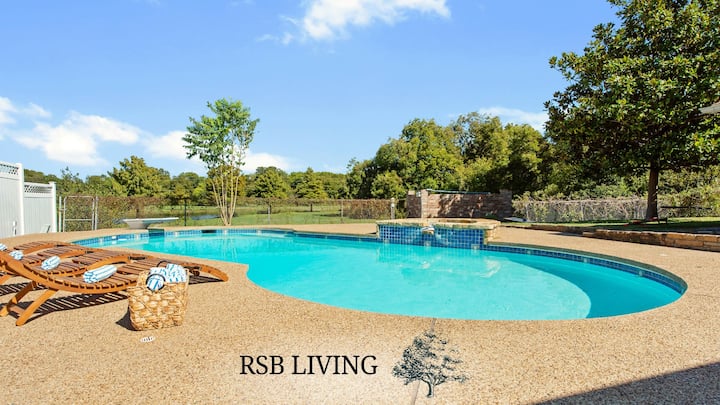Water View 4br 2b Home W/ Beautiful Pool & Garden - Rowlett, TX