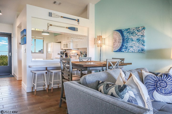 Admiral's Bay 2b/2b Condo Walk To Beach! Ab254 - Fort Myers Beach, FL