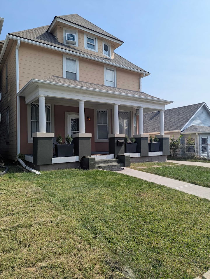 8br Luxe Family Escape • Arcade, Gazebo & Patio - Nebraska