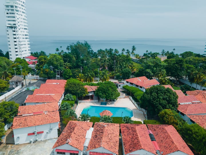 Cabaña 10pax • Playa/piscina • Primera Ensenada - Covenas