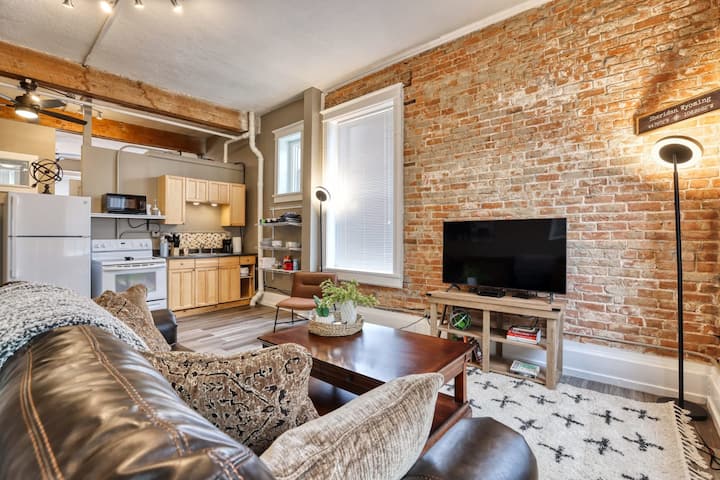 Modern Industrial Western Suite, Directly Downtown - Sheridan, WY