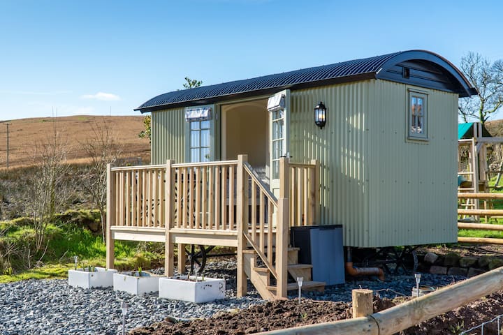 Scalderskew Shepherds Hut -On A Lakeland Fell Farm - Eskdale