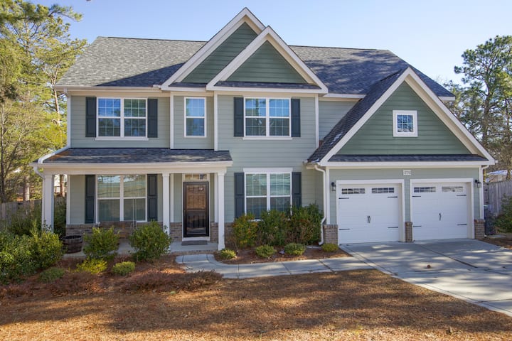 The Holiday House - 5 Bedroom Pinehurst Home - 파인허스트