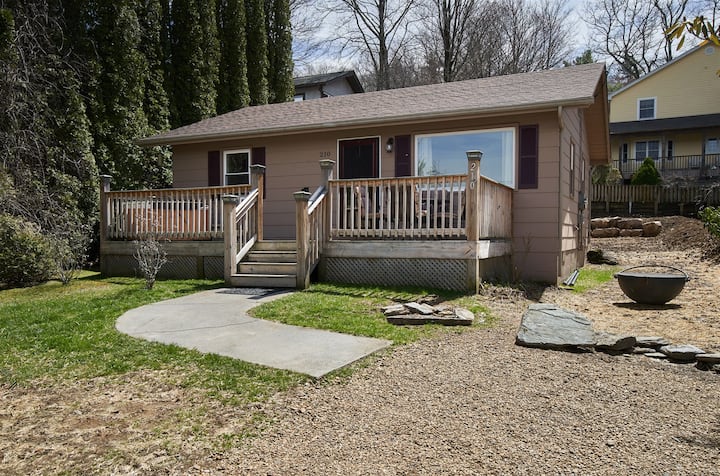 Morris Street Cottage 2br/1ba, New Central Ac! - Boone, NC