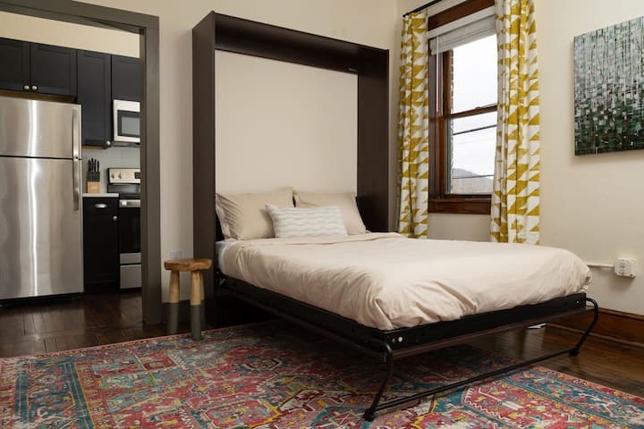 Luxe Loft W/city & Mountain Views - Roanoke, VA